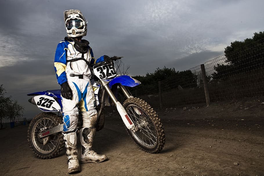 Guide to Motorcycle Safety Gear and Clothes