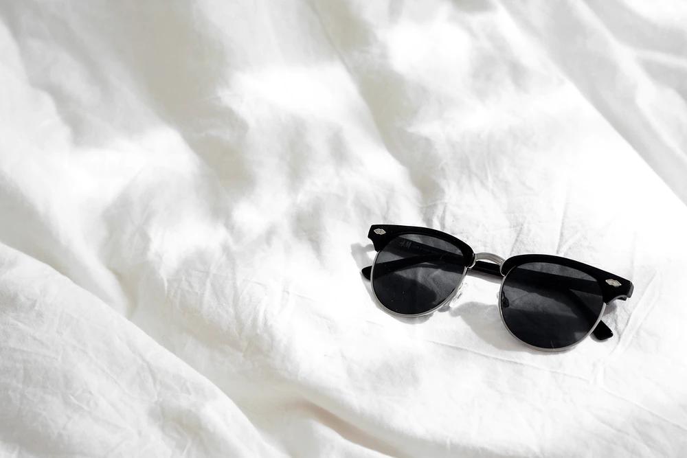 9 Tips to Help You Identify Good From Bad Quality Sunglasses - iCharts