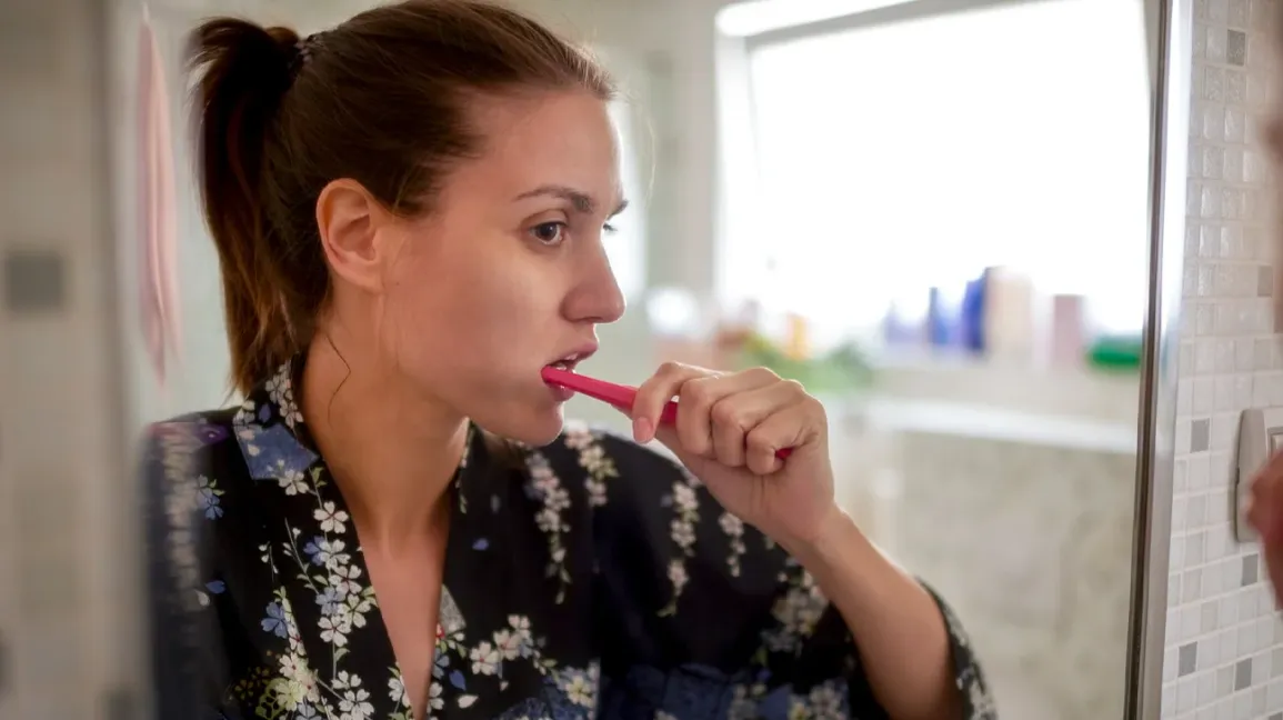 Oral Hygiene Challenge: How to Clean Hard-To-Reach Wisdom Teeth? - iCharts