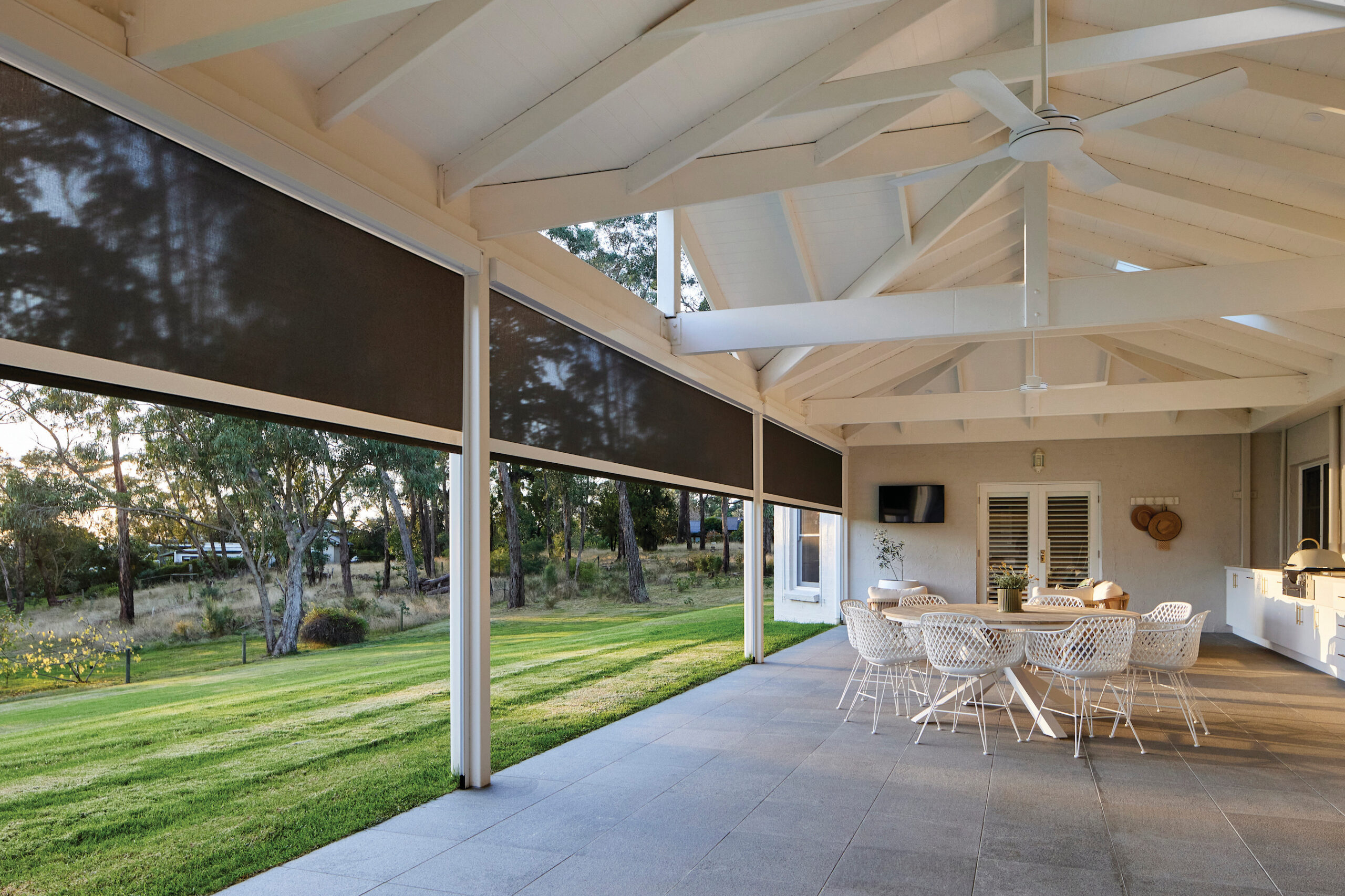 7 Benefits of Partnering with Experts When Picking Outdoor Blinds for ...