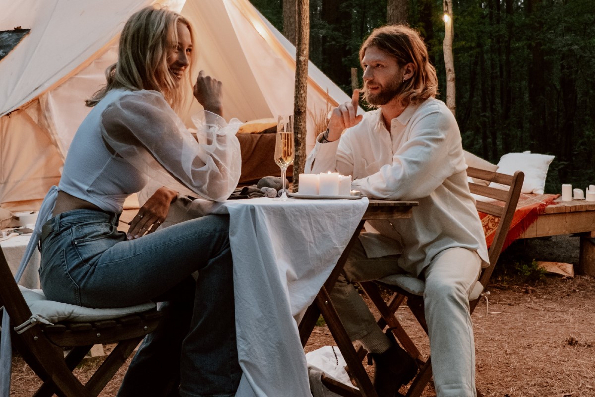 Reviving the Art of Engaging Romantic Dialogues (2024) - iCharts